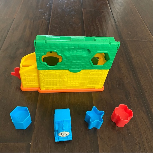 thomas and Friends | Toys | Thomas And Friends Station With Thomas ...